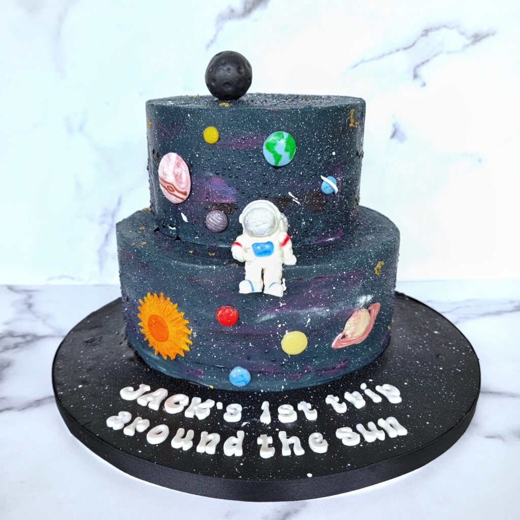 Space Cake » Lezat Cakes